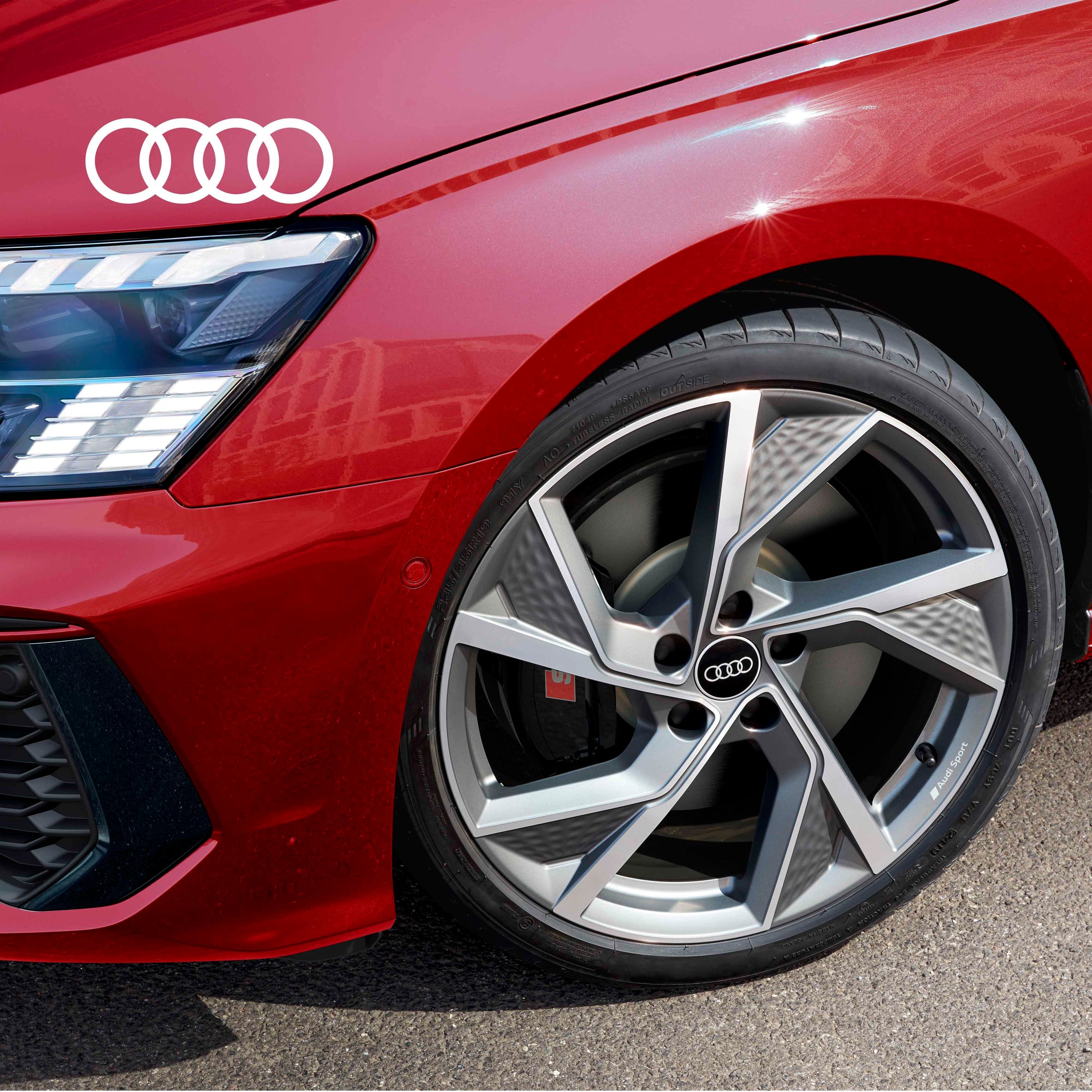 Audi Dynamic Wheel Hub Caps - Self levelling — Audi Flagship Store